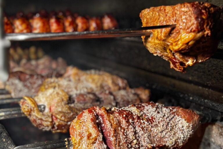 Mateus Leme Churrascaria se destaca com buffet variado - Mural do Paraná